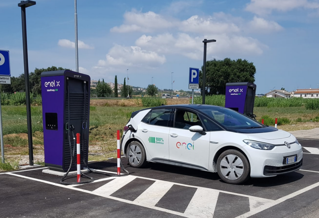 Enel X Way: attivate 2 colonnine Hpc a Fermo